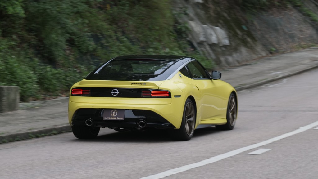 首試日產Fairlady Z│首輛日版Proto Spec水貨抵港 傳承好玩FR跑車風尚 | 星島日報