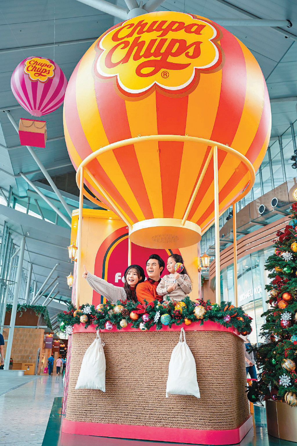 東薈城名店倉 珍寶珠FUNtastic World 珍寶珠FUNtastic World 登上5米高熱氣球展開校園FUN-cation