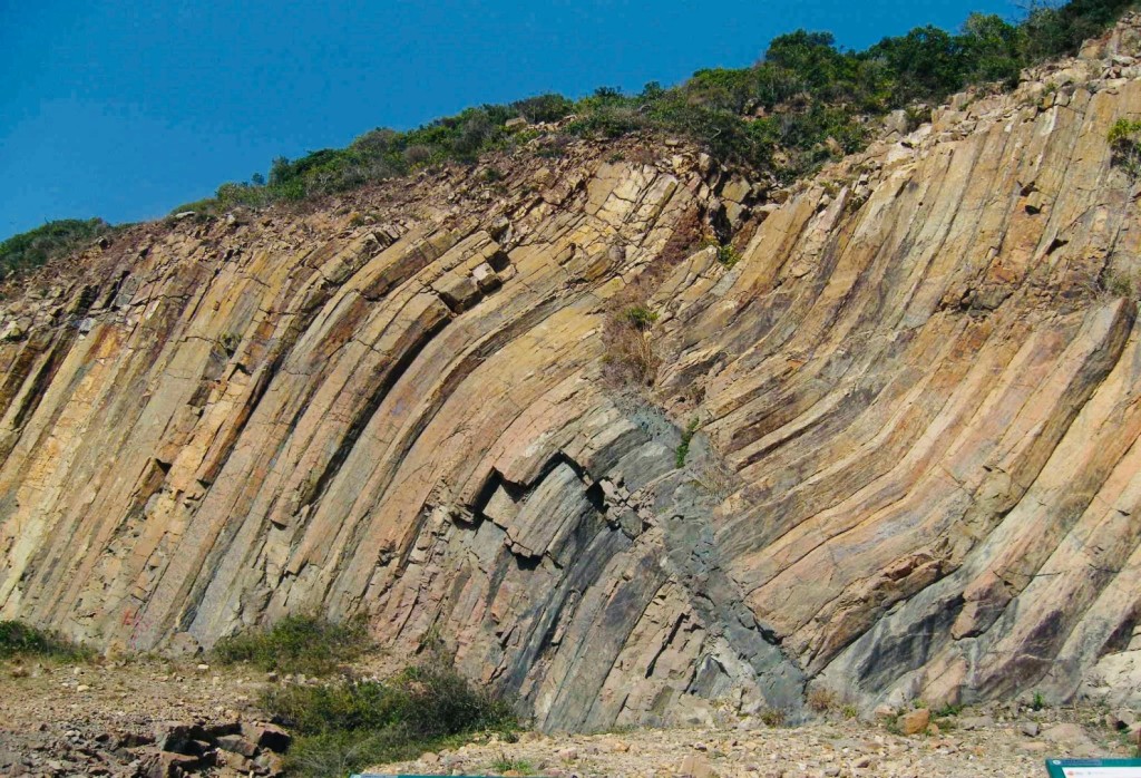 西貢破邊洲淪陷！？ 數百人逼爆麥理浩徑萬宜水庫 內地客等車數小時至入黑 「差點死在山上」 | LIHKG 討論區