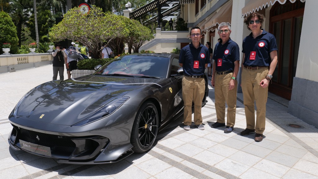 現場直擊｜今日全新成立 Ferrari認可香港車主會 億元珍藏公展