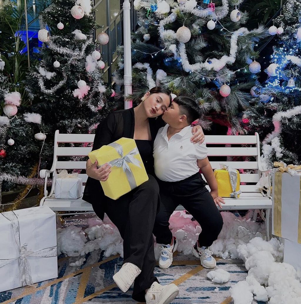 爆红Whatsapp Sticker肥仔近况曝光！9岁印尼可爱小学生Tatan IG拥逾270万粉丝！ | 星岛日报