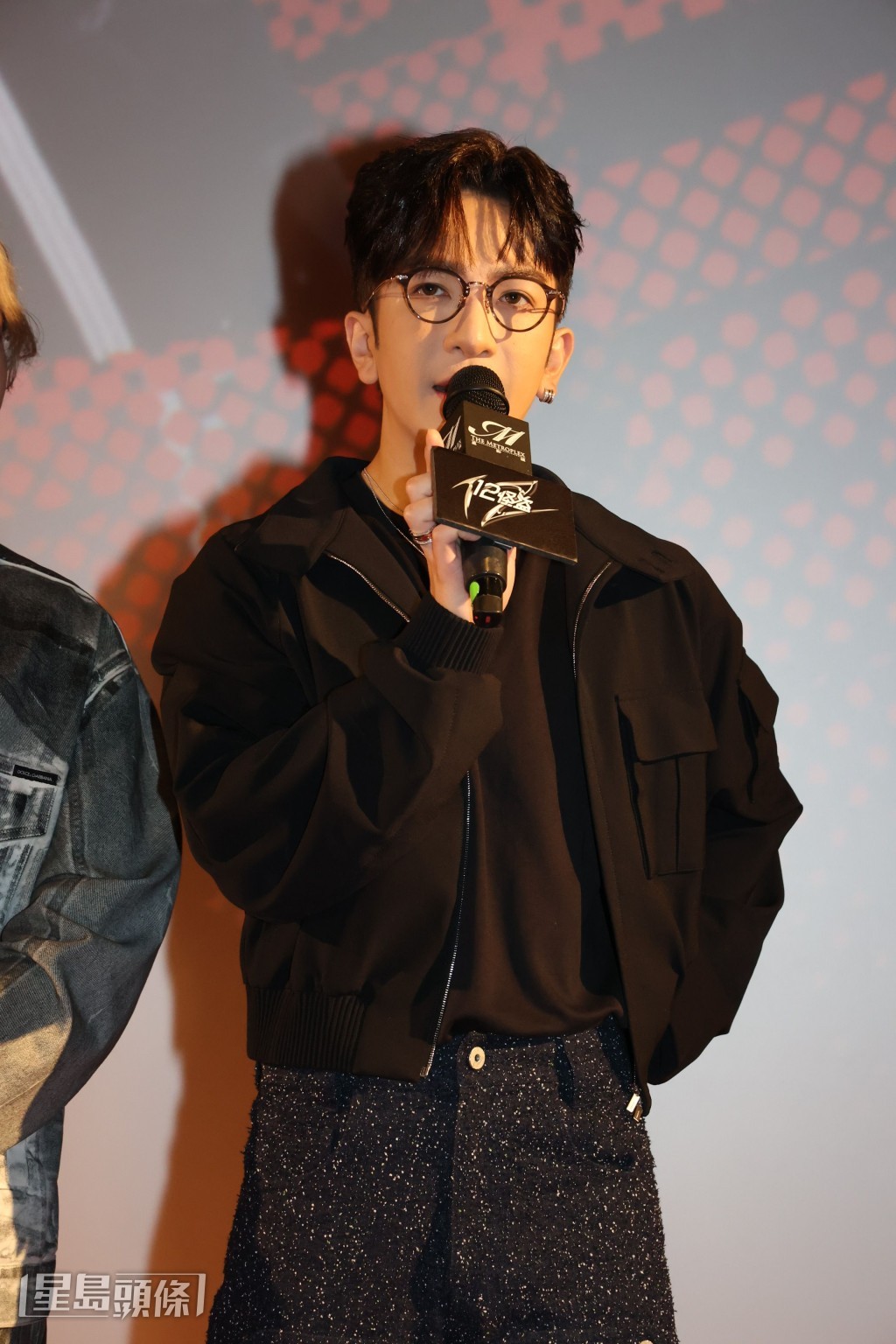 12怪盜丨Jer叫Anson Lo跳巴士戴冬菇頭假髮 羨慕Tiger令人一望難忘 | 星島日報