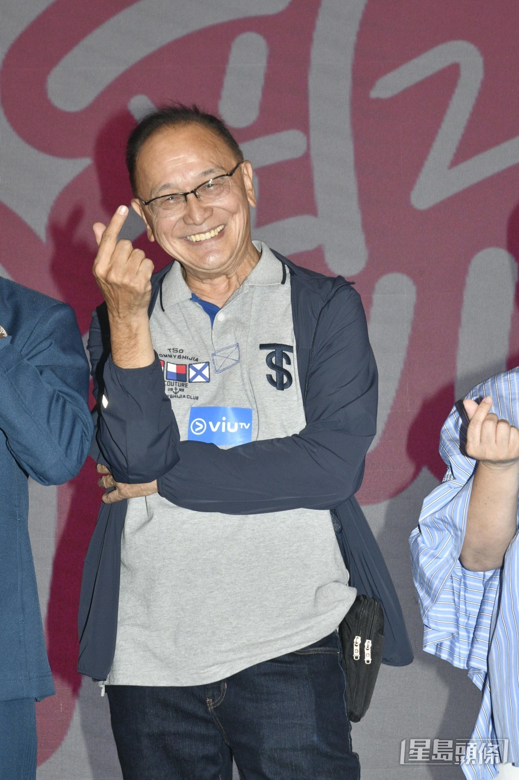 社內相親丨AL Edan瘋狂拍親熱戲「差不多每場都錫」 行住Kiss驚仆親唔得閒尷尬 | 星島日報