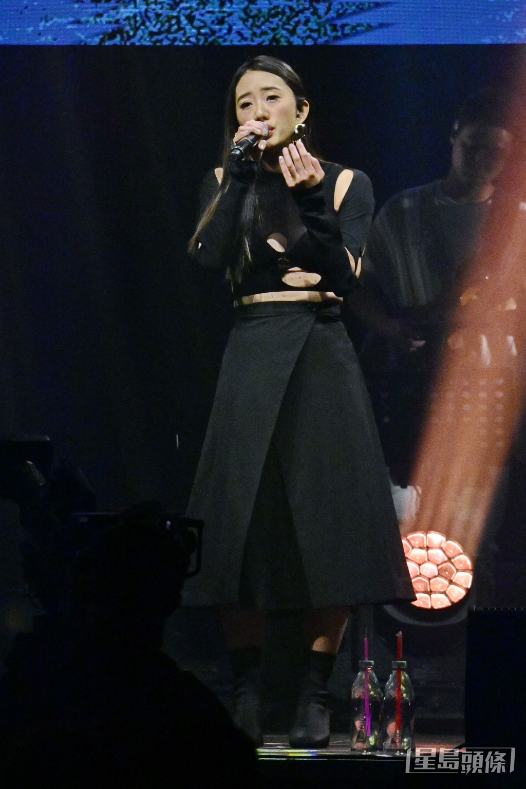 Beanies Live丨張天穎性感上台唔使新男友批准 ANSONBEAN入場撐女友唔願影相 | 星島日報