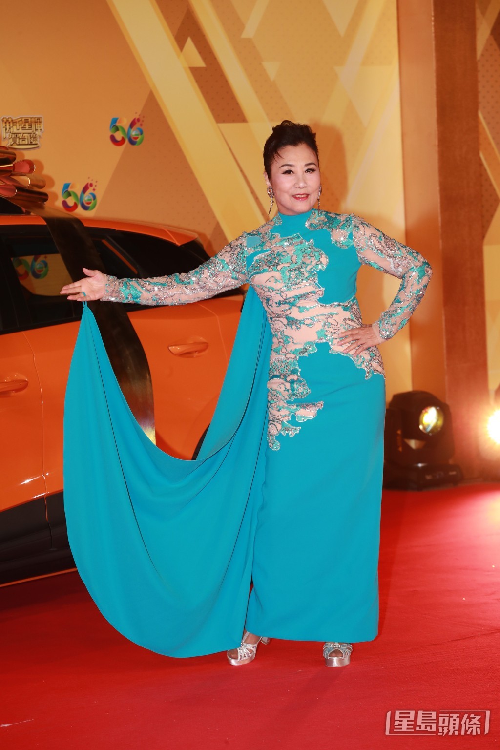 TVB台慶女星靚裙品牌逐個睇！張曦雯Versace露肩裝最高貴 陳煒江美儀撐本地設計師丨星級品味 | 星島日報