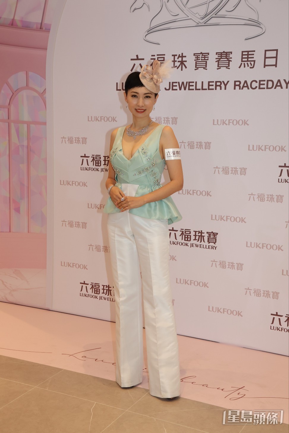 麥明詩不畏寒冬低胸性感極養眼！40歲陳爽逼爆小背心 鍾舒漫一個動作激讚舊愛吳浩康 | 事事如意生活網站