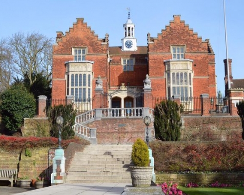 英國寄宿名校Harrow School 推網上A-Level課程