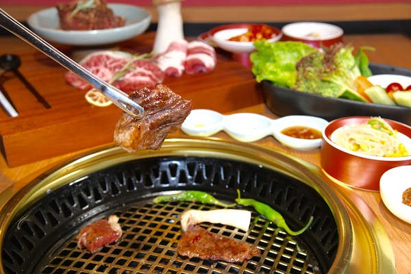 【哈韓控注意】 新韓式燒烤店Maek Jeok 結合西式扒房元素 設乾式熟成專櫃 備有多款頂級靚牛肉