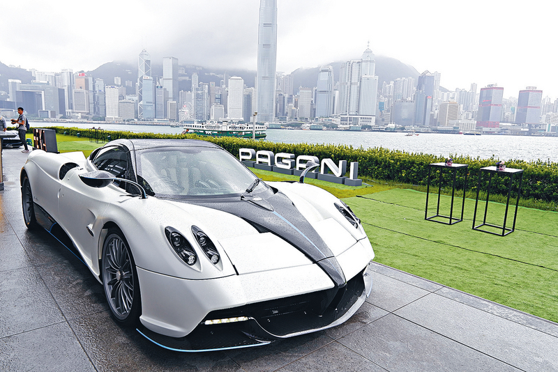 身價二千萬港元 Huayra Roadster鑑賞級開篷車