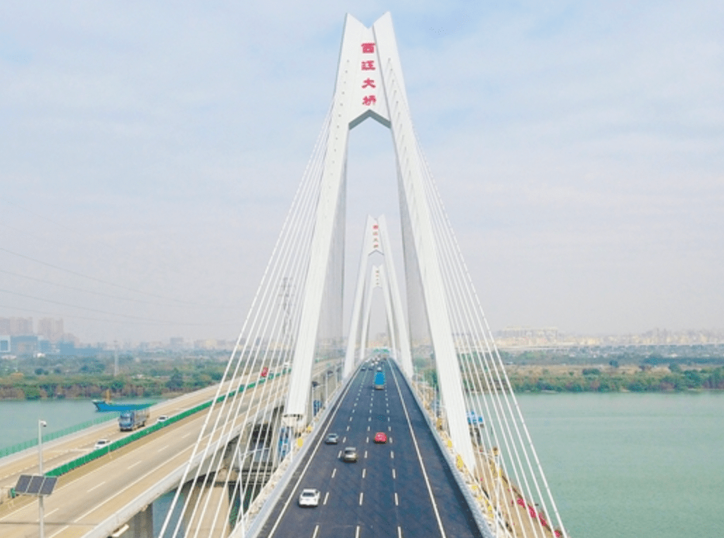 廣東江門一施工棧橋汽車墜河 一家五口身亡